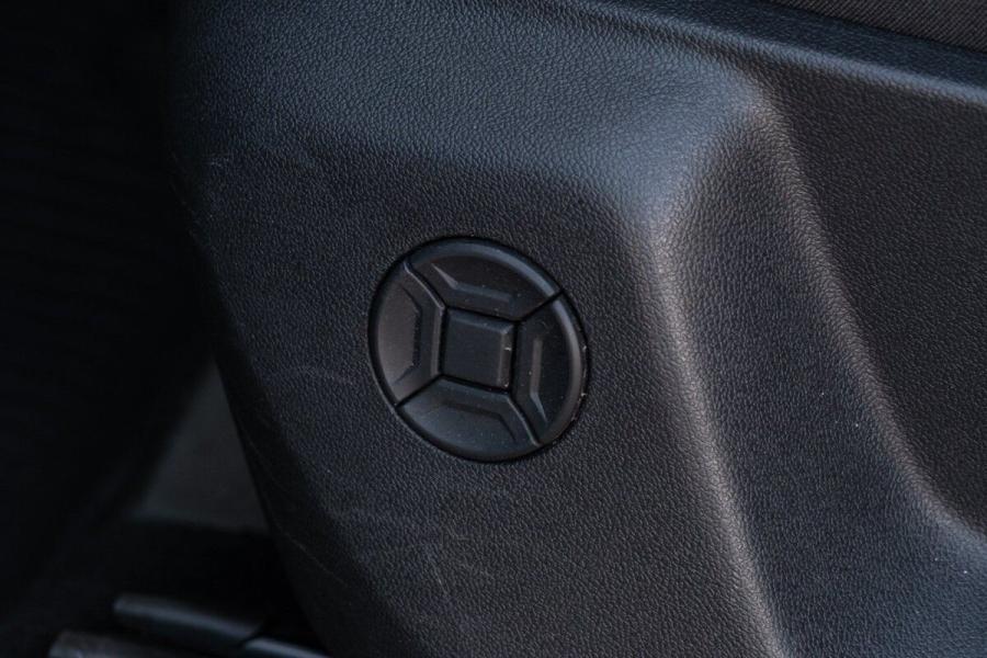 Grey Volkswagen Tiguan 2024 in Riga, with an engine capacity of 1.50 L and mileage of 66 thousand km for 29900 €, photo 15 on AUTOMOTO.COM.LV