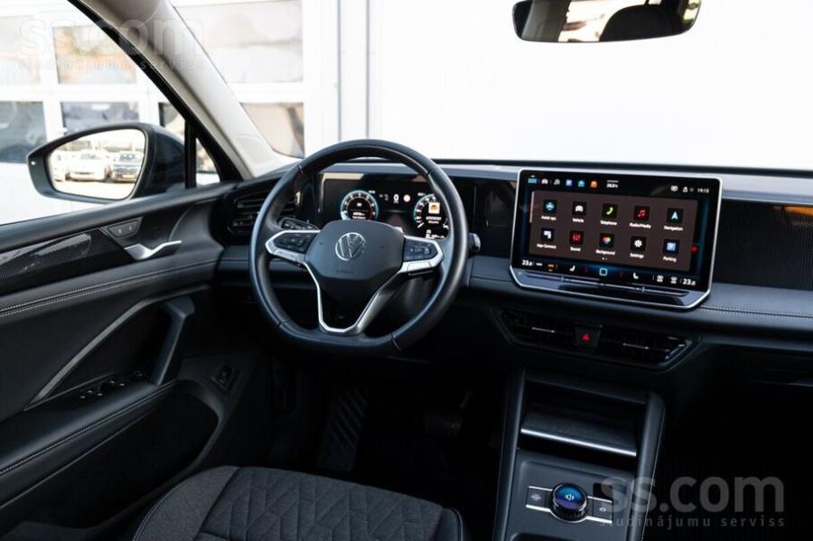 Grey Volkswagen Tiguan 2024 in Riga, with an engine capacity of 1.50 L and mileage of 66 thousand km for 29900 €, photo 12 on AUTOMOTO.COM.LV