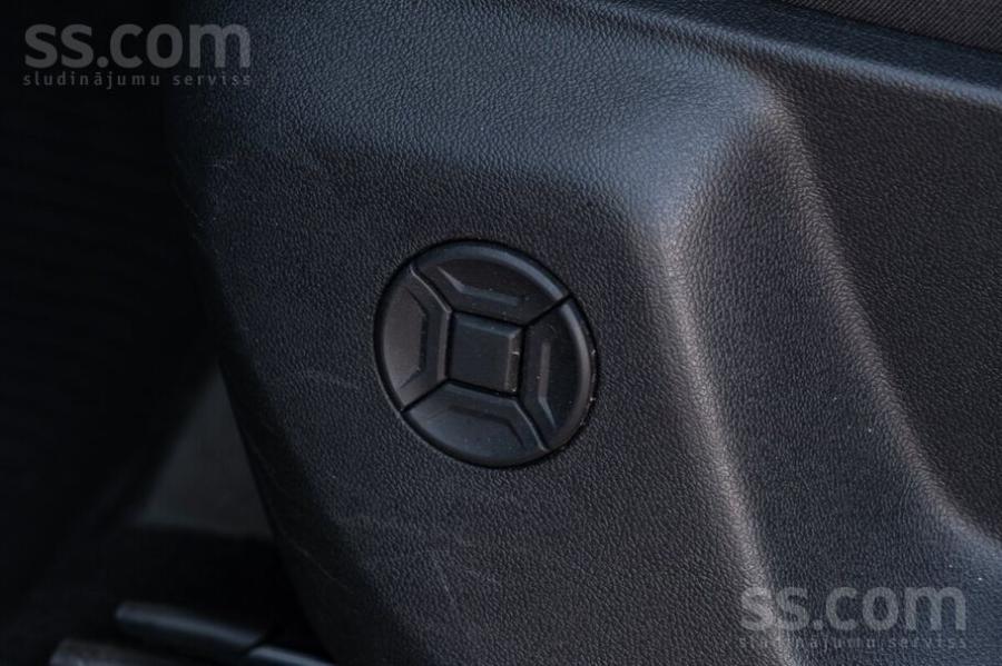 Grey Volkswagen Tiguan 2024 in Riga, with an engine capacity of 1.50 L and mileage of 66 thousand km for 29900 €, photo 15 on AUTOMOTO.COM.LV