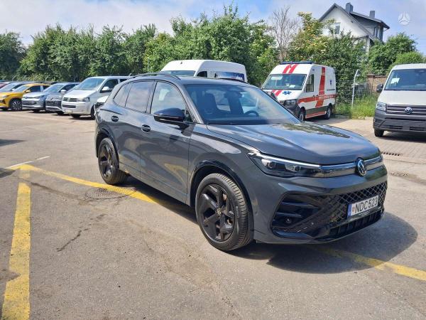 Pelēks Volkswagen Tiguan 2024 Klaipėda, ar dzinēja tilpumu 1.50 L un nobraukumu 40 tūkst. km par 37000 €, foto 2 vietnē AUTOMOTO.COM.LV