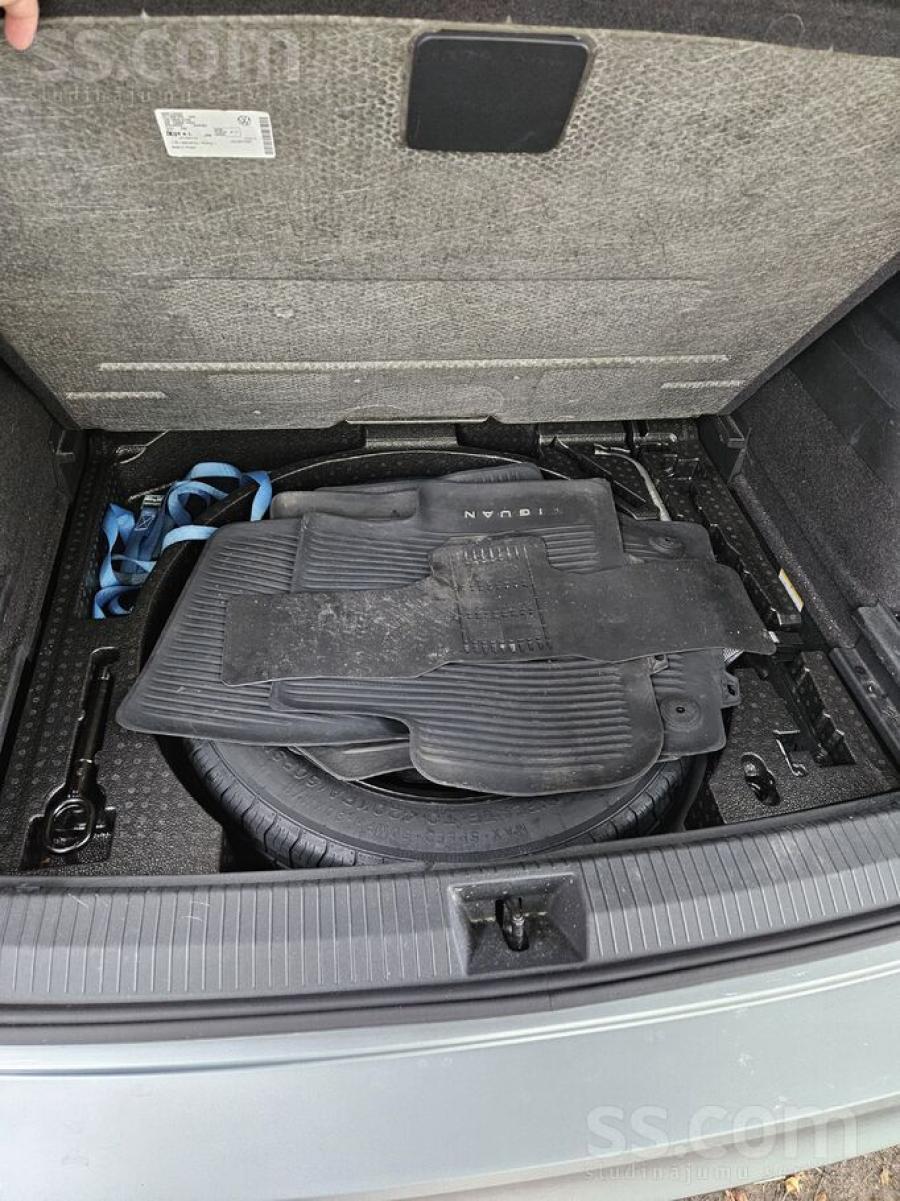 Pelēks Volkswagen Tiguan 2024 Rīga, ar dzinēja tilpumu 2.00 L un nobraukumu 70 tūkst. km par 32000 €, foto 6 vietnē AUTOMOTO.COM.LV
