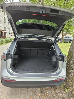 Pelēks Volkswagen Tiguan 2024 Rīga, ar dzinēja tilpumu 2.00 L un nobraukumu 70 tūkst. km par 32000 €, foto 7 vietnē AUTOMOTO.COM.LV