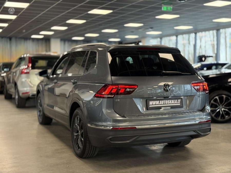 Pelēks Volkswagen Tiguan 2024 Klaipėda, ar dzinēja tilpumu 1.98 L un nobraukumu 8 tūkst. km par 24500 €, foto 6 vietnē AUTOMOTO.COM.LV