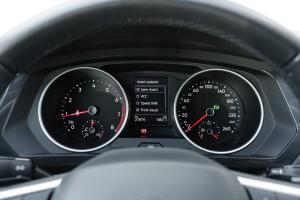 Pelēks Volkswagen Tiguan 2024 Rīga, ar dzinēja tilpumu 1.50 L un nobraukumu 61 tūkst. km par 23500 €, foto 14 vietnē AUTOMOTO.COM.LV