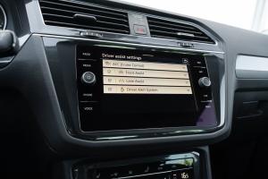 Pelēks Volkswagen Tiguan 2024 Rīga, ar dzinēja tilpumu 1.50 L un nobraukumu 61 tūkst. km par 23500 €, foto 21 vietnē AUTOMOTO.COM.LV