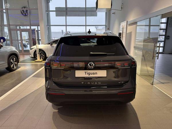 Pelēks Volkswagen Tiguan 2025 Panevēža, ar dzinēja tilpumu 1.50 L un nobraukumu 10 tūkst. km par 39250 €, foto 4 vietnē AUTOMOTO.COM.LV