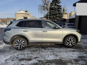 Grey Volkswagen Tiguan 2025 in Kaunas, with an engine capacity of 1.50 L and mileage of 965 thousand km for 23700 €, photo 2 on AUTOMOTO.COM.LV
