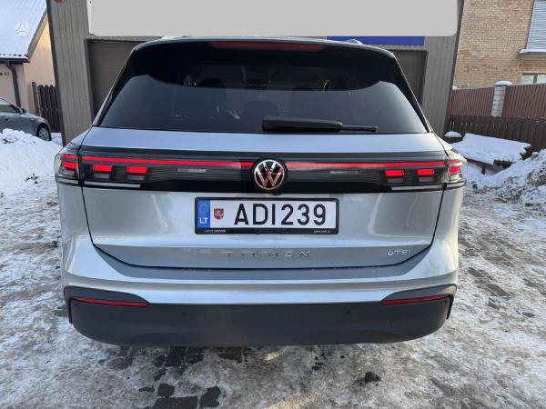 Grey Volkswagen Tiguan 2025 in Kaunas, with an engine capacity of 1.50 L and mileage of 965 thousand km for 23700 €, photo 9 on AUTOMOTO.COM.LV
