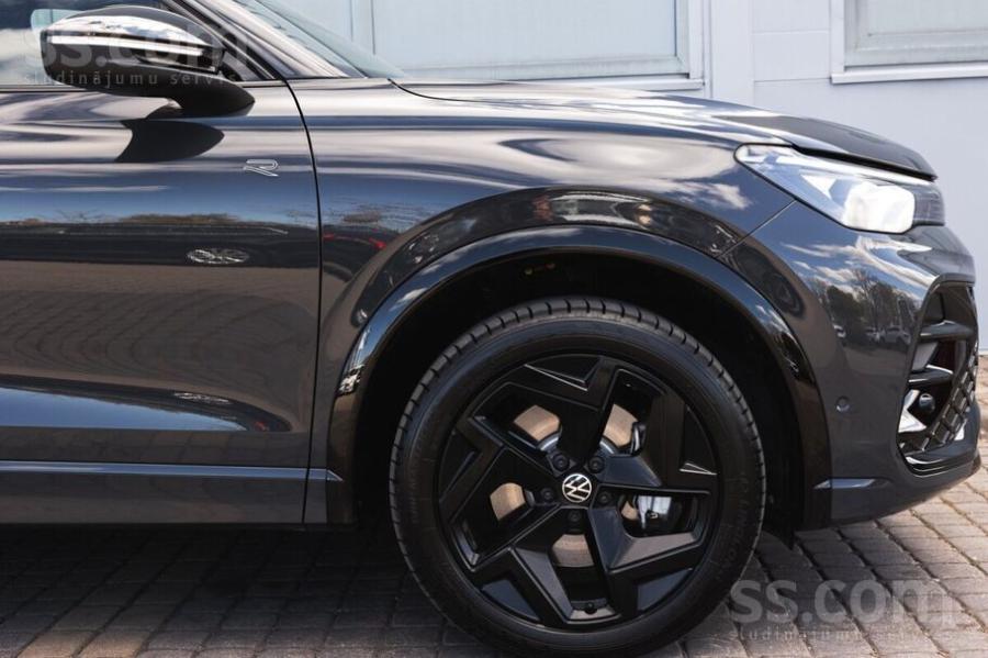 Pelēks Volkswagen Tiguan 2025 Ventspils, ar dzinēja tilpumu 1.50 L un nobraukumu 16 tūkst. km par 47500 €, foto 10 vietnē AUTOMOTO.COM.LV