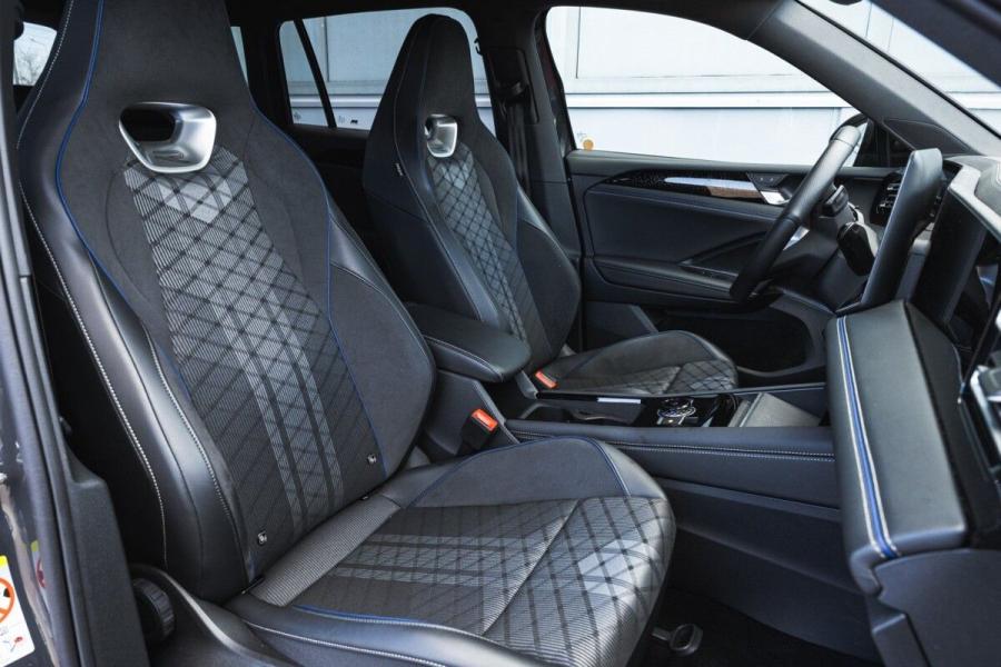 Pelēks Volkswagen Tiguan 2025 Ventspils, ar dzinēja tilpumu 1.50 L un nobraukumu 16 tūkst. km par 47500 €, foto 16 vietnē AUTOMOTO.COM.LV