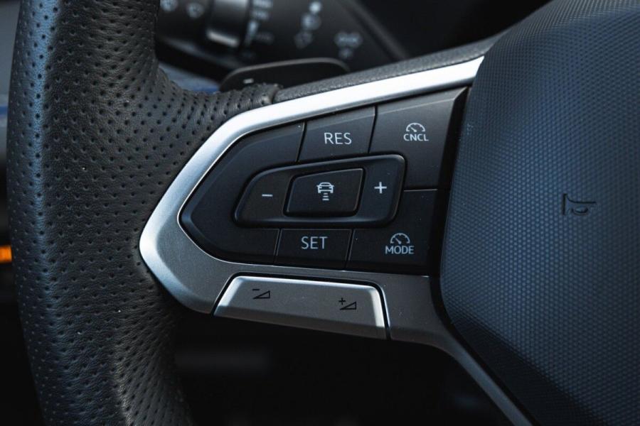 Pelēks Volkswagen Tiguan 2025 Ventspils, ar dzinēja tilpumu 1.50 L un nobraukumu 16 tūkst. km par 47500 €, foto 20 vietnē AUTOMOTO.COM.LV