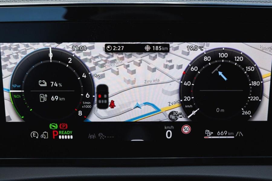 Pelēks Volkswagen Tiguan 2025 Ventspils, ar dzinēja tilpumu 1.50 L un nobraukumu 16 tūkst. km par 47500 €, foto 23 vietnē AUTOMOTO.COM.LV