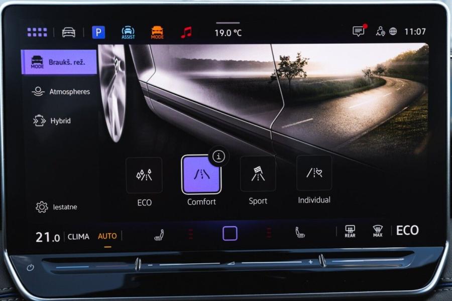 Pelēks Volkswagen Tiguan 2025 Ventspils, ar dzinēja tilpumu 1.50 L un nobraukumu 16 tūkst. km par 47500 €, foto 30 vietnē AUTOMOTO.COM.LV