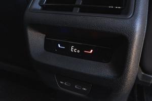 Pelēks Volkswagen Tiguan 2025 Ventspils, ar dzinēja tilpumu 1.50 L un nobraukumu 16 tūkst. km par 47500 €, foto 37 vietnē AUTOMOTO.COM.LV