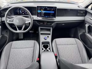 Pelēks Volkswagen Tiguan 2025 Viļņa, ar dzinēja tilpumu 2.00 L un nobraukumu 64 tūkst. km par 35950 €, foto 7 vietnē AUTOMOTO.COM.LV