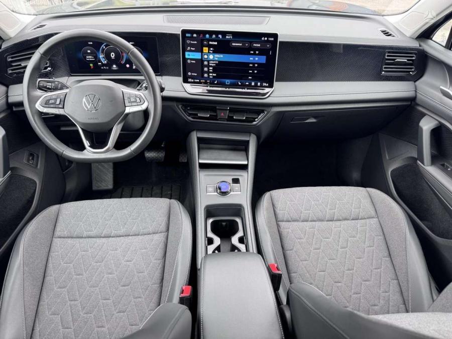 Pelēks Volkswagen Tiguan 2025 Viļņa, ar dzinēja tilpumu 2.00 L un nobraukumu 64 tūkst. km par 35950 €, foto 7 vietnē AUTOMOTO.COM.LV