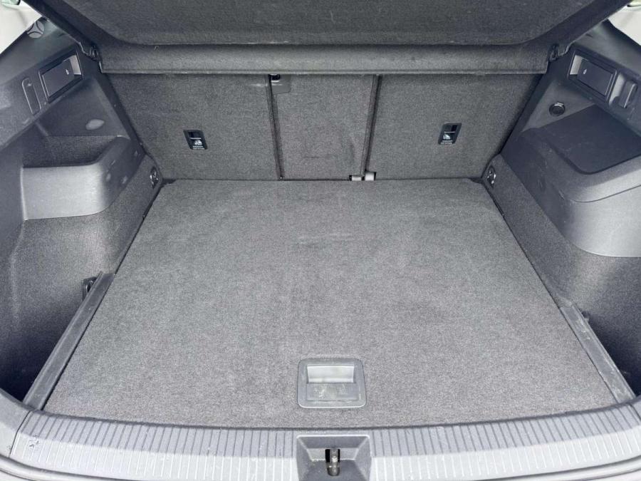 Pelēks Volkswagen Tiguan 2025 Viļņa, ar dzinēja tilpumu 2.00 L un nobraukumu 64 tūkst. km par 35950 €, foto 10 vietnē AUTOMOTO.COM.LV