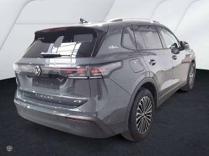 Grey Volkswagen Tiguan 2025 in Vilnius, with an engine capacity of 1.50 L and mileage of 26 thousand km for 28900 €, photo 3 on AUTOMOTO.COM.LV