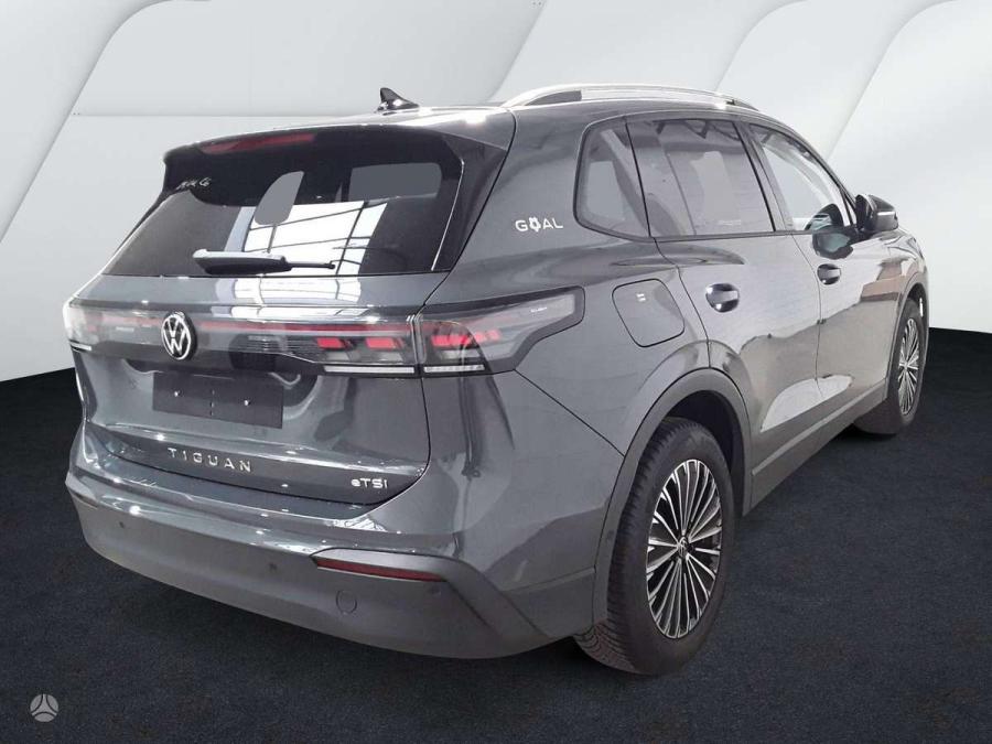 Grey Volkswagen Tiguan 2025 in Vilnius, with an engine capacity of 1.50 L and mileage of 26 thousand km for 28900 €, photo 3 on AUTOMOTO.COM.LV