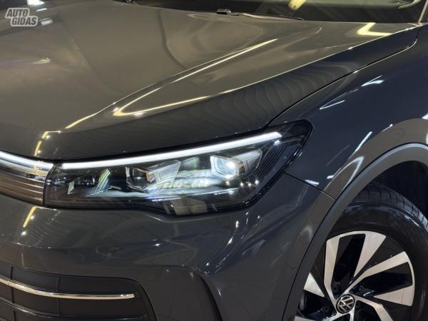 Pelēks Volkswagen Tiguan 2025 Avižieniai, ar dzinēja tilpumu 2.00 L un nobraukumu 64 tūkst. km par 35500 €, foto 4 vietnē AUTOMOTO.COM.LV
