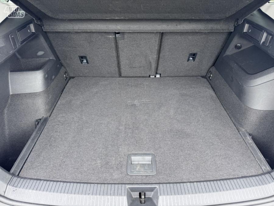 Pelēks Volkswagen Tiguan 2025 Avižieniai, ar dzinēja tilpumu 2.00 L un nobraukumu 64 tūkst. km par 35000 €, foto 10 vietnē AUTOMOTO.COM.LV