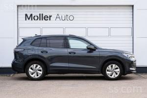 Grey Volkswagen Tiguan 2025 in Riga, with an engine capacity of 1.50 L and mileage of 30 thousand km for 30950 €, photo 6 on AUTOMOTO.COM.LV