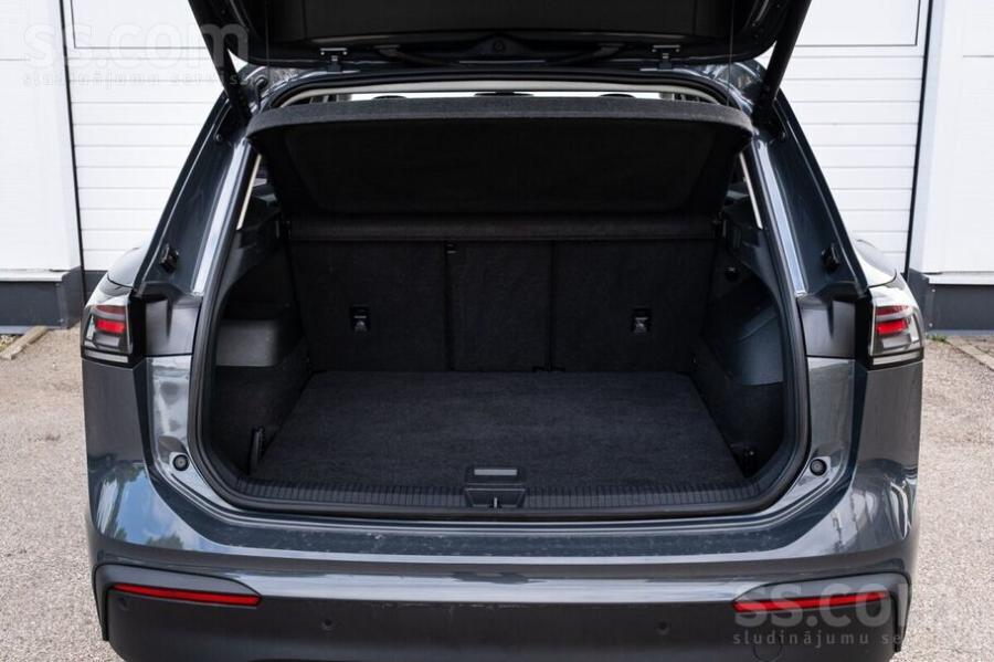 Grey Volkswagen Tiguan 2025 in Riga, with an engine capacity of 1.50 L and mileage of 30 thousand km for 30950 €, photo 19 on AUTOMOTO.COM.LV