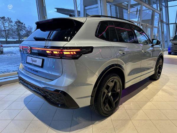 Pelēks Volkswagen Tiguan 2026 Šauļi, ar dzinēja tilpumu 1.50 L un nobraukumu 10 tūkst. km par 40500 €, foto 3 vietnē AUTOMOTO.COM.LV