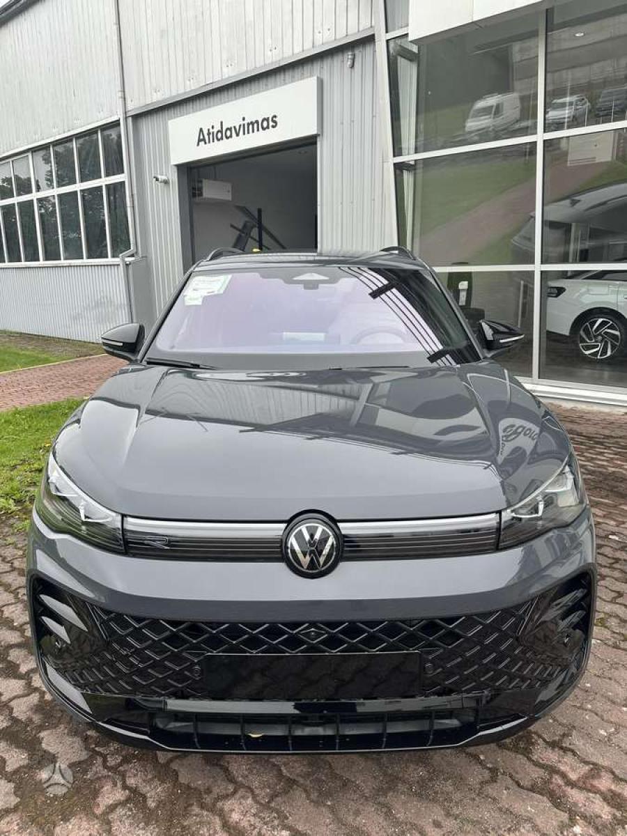 Grey Volkswagen Tiguan 2026 in Panevezys, with an engine capacity of 1.98 L and mileage of 0 thousand km for 51600 €, photo 3 on AUTOMOTO.COM.LV