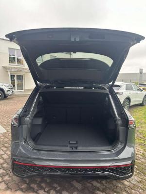 Grey Volkswagen Tiguan 2026 in Panevezys, with an engine capacity of 1.98 L and mileage of 0 thousand km for 51600 €, photo 8 on AUTOMOTO.COM.LV
