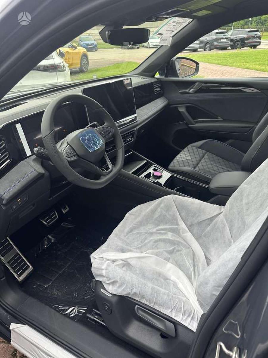 Grey Volkswagen Tiguan 2026 in Panevezys, with an engine capacity of 1.98 L and mileage of 0 thousand km for 51600 €, photo 14 on AUTOMOTO.COM.LV