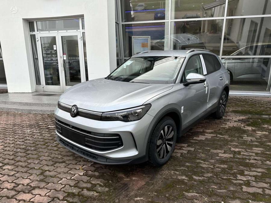 Pelēks Volkswagen Tiguan 2026 Panevēža, ar dzinēja tilpumu 1.50 L un nobraukumu 0 tūkst. km par 33500 €, foto 1 vietnē AUTOMOTO.COM.LV