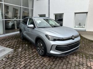 Pelēks Volkswagen Tiguan 2026 Panevēža, ar dzinēja tilpumu 1.50 L un nobraukumu 0 tūkst. km par 33500 €, foto 4 vietnē AUTOMOTO.COM.LV