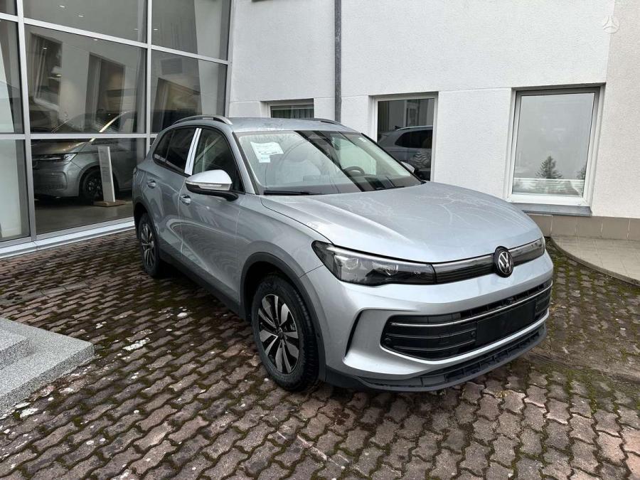 Pelēks Volkswagen Tiguan 2026 Panevēža, ar dzinēja tilpumu 1.50 L un nobraukumu 0 tūkst. km par 33500 €, foto 4 vietnē AUTOMOTO.COM.LV