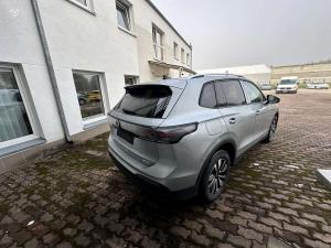 Pelēks Volkswagen Tiguan 2026 Panevēža, ar dzinēja tilpumu 1.50 L un nobraukumu 0 tūkst. km par 33500 €, foto 5 vietnē AUTOMOTO.COM.LV