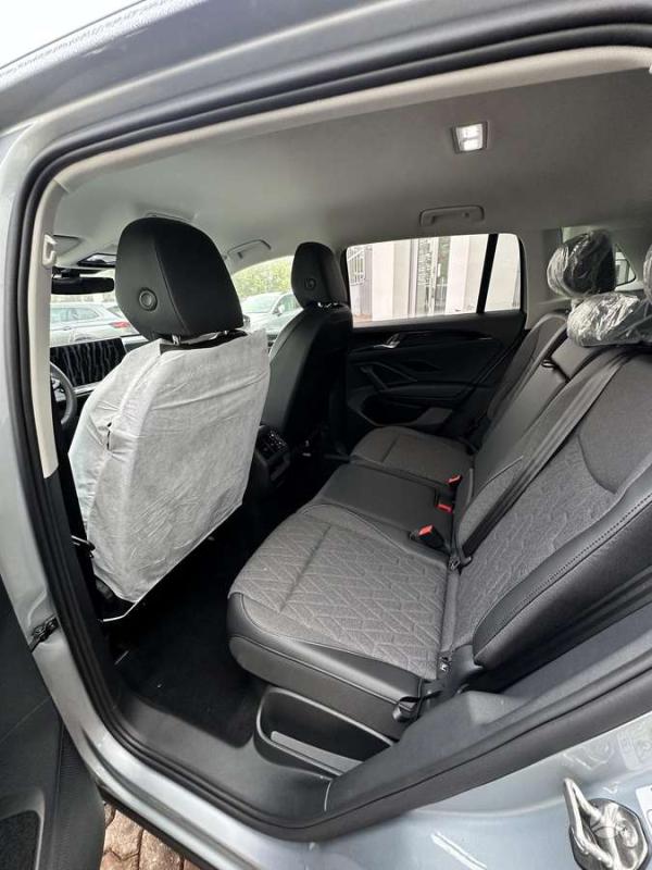 Grey Volkswagen Tiguan 2026 in Panevezys, with an engine capacity of 1.50 L and mileage of 0 thousand km for 33500 €, photo 9 on AUTOMOTO.COM.LV