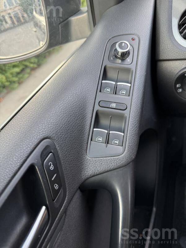 Grey Volkswagen Tiguan 2011 in Jelgava, with an engine capacity of 1.40 L and mileage of 236 thousand km for 7800 €, photo 9 on AUTOMOTO.COM.LV