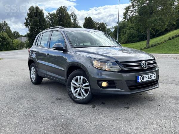 Grey Volkswagen Tiguan 2013 in Tukums, with an engine capacity of 2.00 L and mileage of 0 thousand km for 5300 €, photo 1 on AUTOMOTO.COM.LV