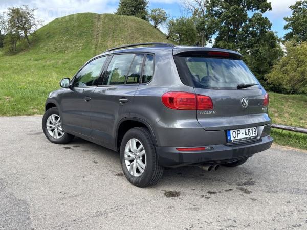 Grey Volkswagen Tiguan 2013 in Tukums, with an engine capacity of 2.00 L and mileage of 0 thousand km for 5300 €, photo 3 on AUTOMOTO.COM.LV