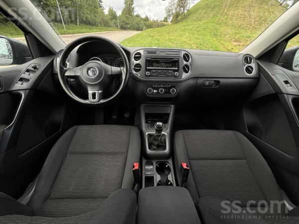 Grey Volkswagen Tiguan 2013 in Tukums, with an engine capacity of 2.00 L and mileage of 0 thousand km for 5300 €, photo 5 on AUTOMOTO.COM.LV