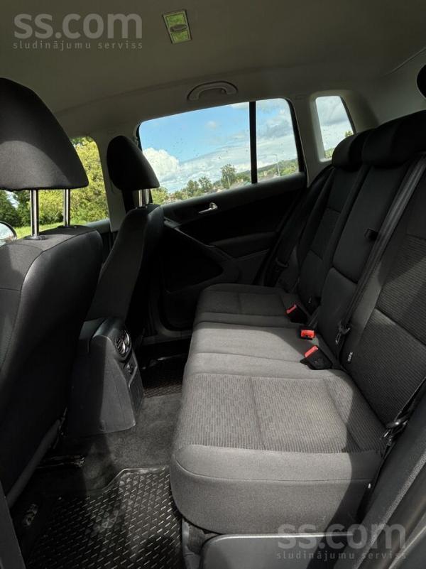 Grey Volkswagen Tiguan 2013 in Tukums, with an engine capacity of 2.00 L and mileage of 0 thousand km for 5300 €, photo 8 on AUTOMOTO.COM.LV