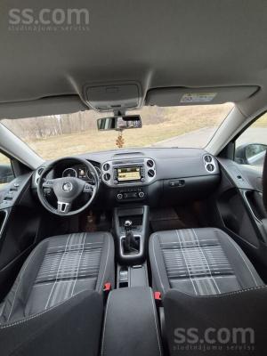Pelēks Volkswagen Tiguan 2015 Saldus, ar dzinēja tilpumu 2.00 L un nobraukumu 316 tūkst. km par 9600 €, foto 10 vietnē AUTOMOTO.COM.LV
