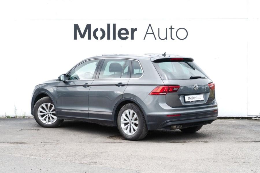 Pelēks Volkswagen Tiguan 2017 Rīga, ar dzinēja tilpumu 2.00 L un nobraukumu 211 tūkst. km par 13850 €, foto 3 vietnē AUTOMOTO.COM.LV