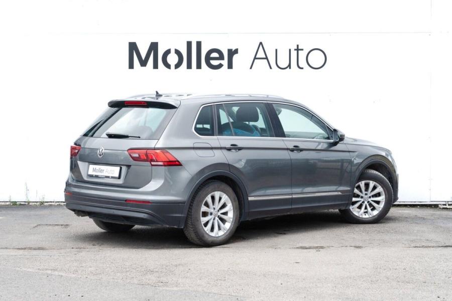 Pelēks Volkswagen Tiguan 2017 Rīga, ar dzinēja tilpumu 2.00 L un nobraukumu 211 tūkst. km par 13850 €, foto 4 vietnē AUTOMOTO.COM.LV