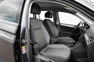 Pelēks Volkswagen Tiguan 2017 Rīga, ar dzinēja tilpumu 2.00 L un nobraukumu 211 tūkst. km par 13850 €, foto 6 vietnē AUTOMOTO.COM.LV