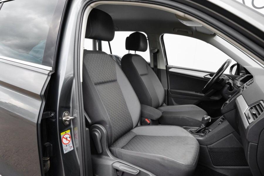Pelēks Volkswagen Tiguan 2017 Rīga, ar dzinēja tilpumu 2.00 L un nobraukumu 211 tūkst. km par 13850 €, foto 6 vietnē AUTOMOTO.COM.LV