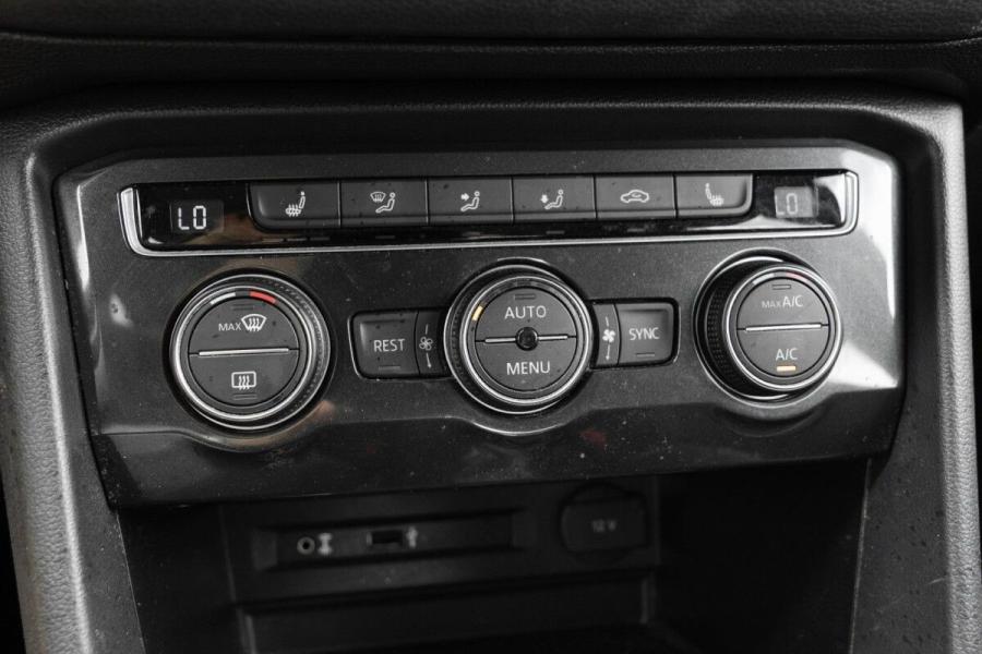 Pelēks Volkswagen Tiguan 2017 Rīga, ar dzinēja tilpumu 2.00 L un nobraukumu 211 tūkst. km par 13850 €, foto 14 vietnē AUTOMOTO.COM.LV