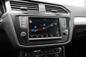 Pelēks Volkswagen Tiguan 2017 Rīga, ar dzinēja tilpumu 2.00 L un nobraukumu 211 tūkst. km par 13850 €, foto 16 vietnē AUTOMOTO.COM.LV