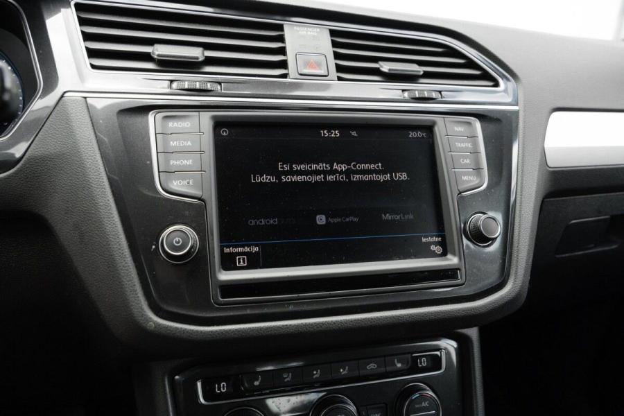Pelēks Volkswagen Tiguan 2017 Rīga, ar dzinēja tilpumu 2.00 L un nobraukumu 211 tūkst. km par 13850 €, foto 17 vietnē AUTOMOTO.COM.LV