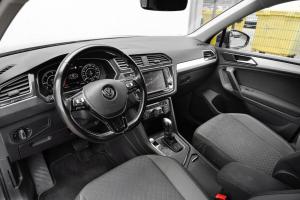 Pelēks Volkswagen Tiguan 2017 Rīga, ar dzinēja tilpumu 2.00 L un nobraukumu 211 tūkst. km par 13850 €, foto 18 vietnē AUTOMOTO.COM.LV